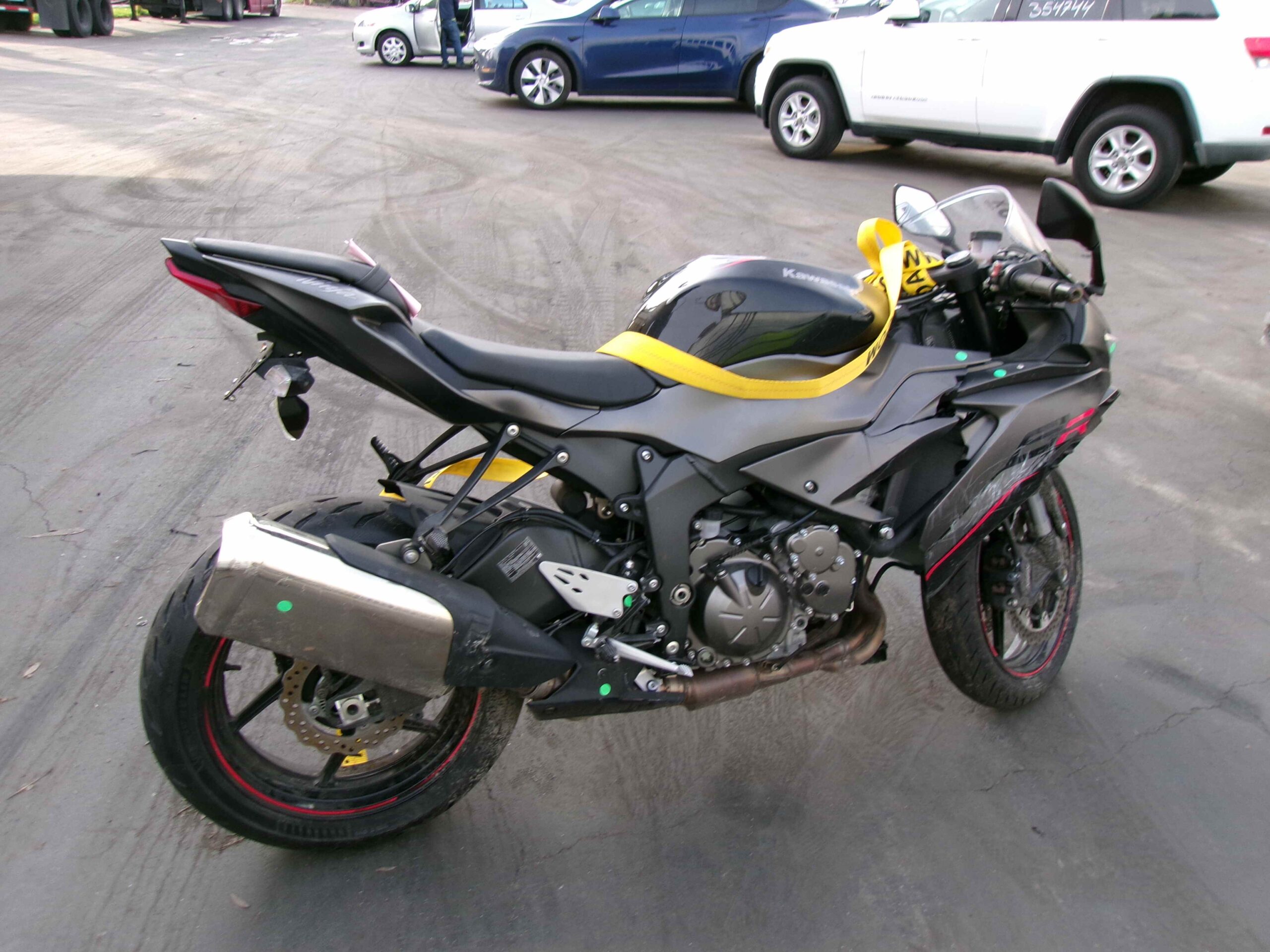 Auto Azzi » Kawasaki ZX636 2022